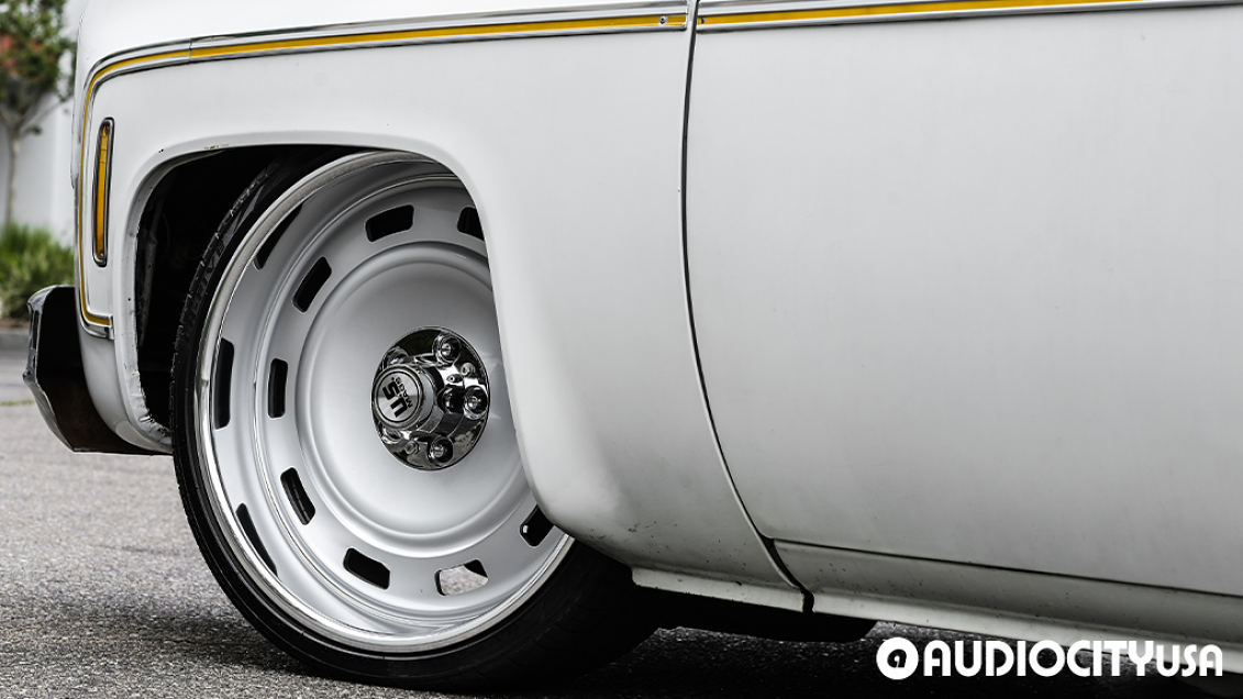 1977 Chevrolet C10 on 22" U.S. Mags Wheels Scottsdale UC143 Silver with ...