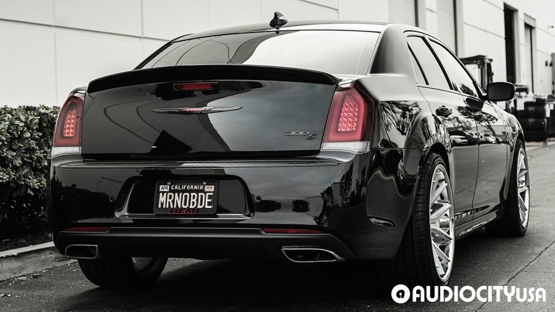 2023 Chrysler 300 RWD on 22" Ferrada Wheels FR2 Silver Machined with ...