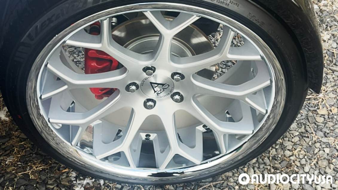 2021 Vanderhall Venice on 20" Azad Wheels AZ99 Silver with Chrome SS ...