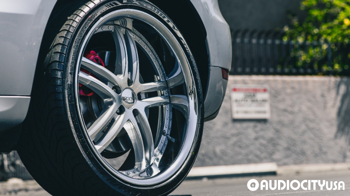 2015 Porsche Macan on 22" XIX Wheels X15 Silver Machine with Chrome Lip ...