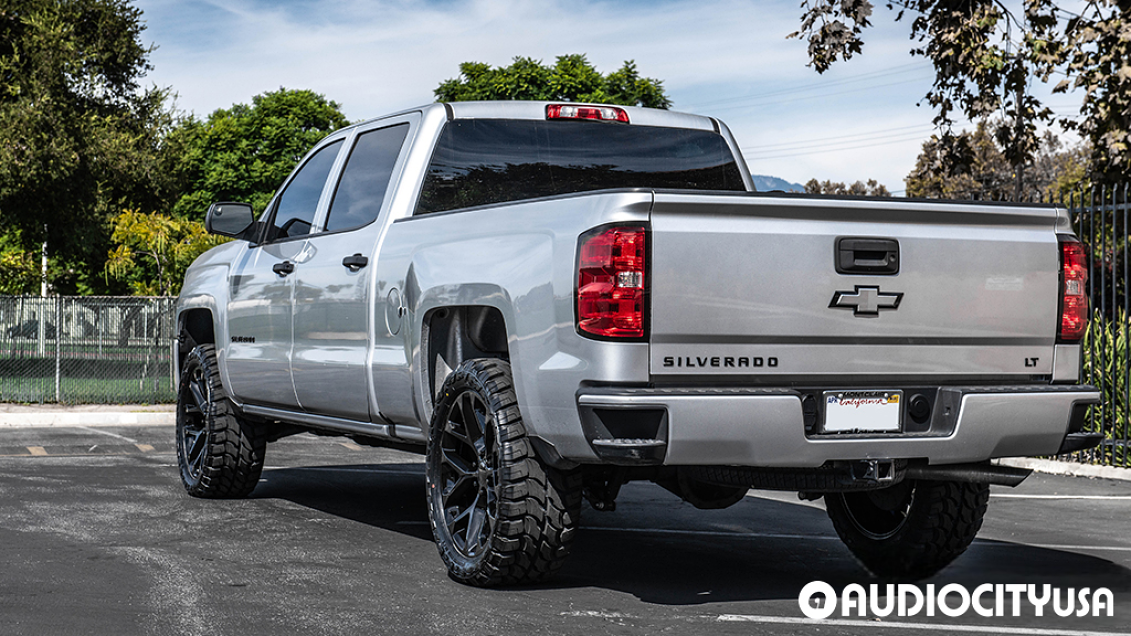 2018 Chevrolet Silverado 1500 on 22" OEM Replica Wheels Chevy Snowflake ...
