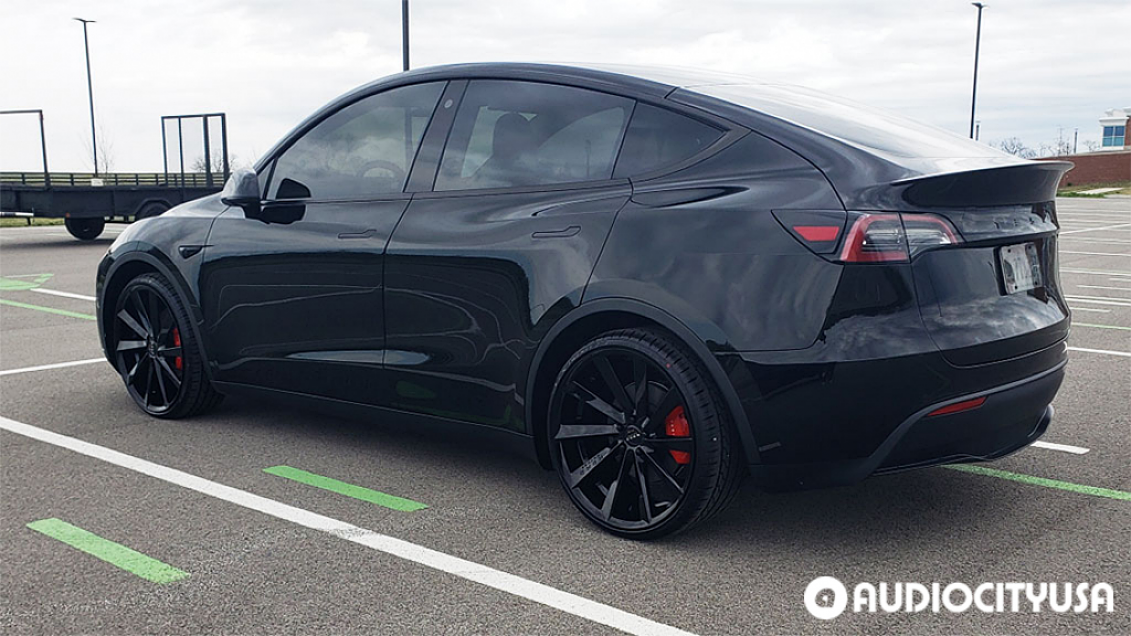 2021 Tesla Model Y on 22" Koko Kuture Wheels Kapan Gloss black ...
