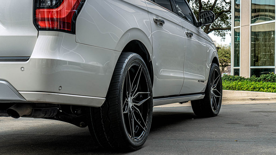 2018 Ford Expedition on 22" Ferrada Wheels FT5 Black Machined | Gallery ...