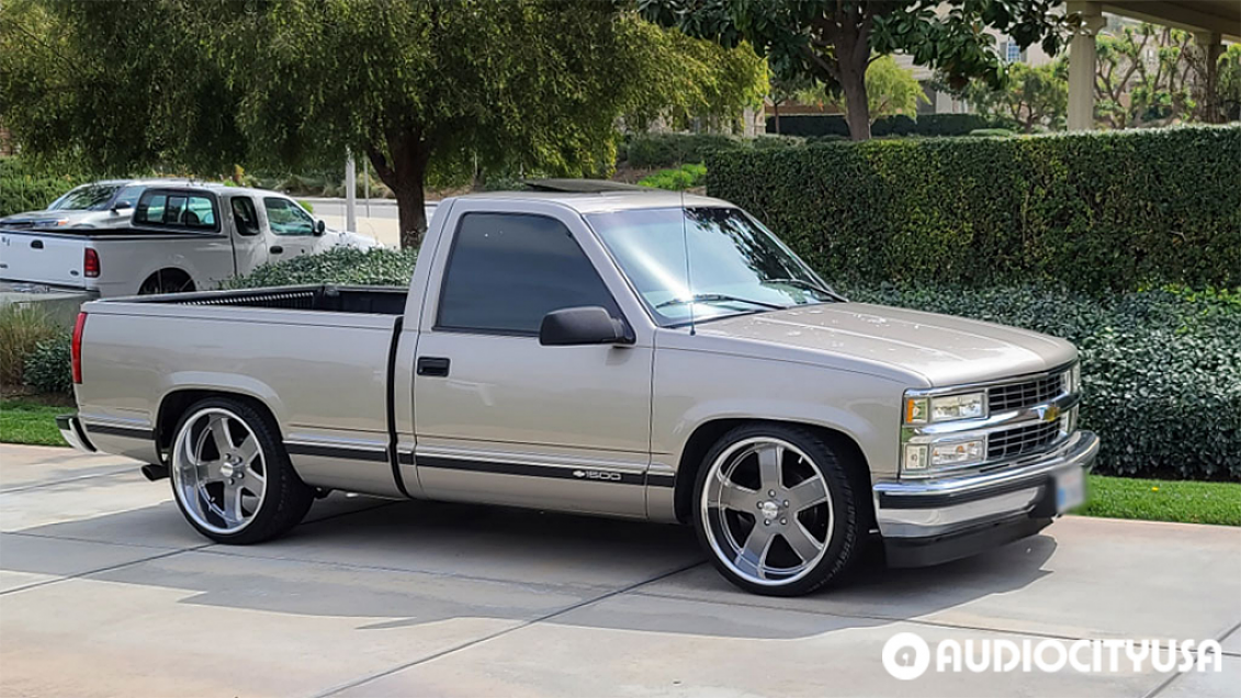 1998 Chevrolet C1500 on 22" U.S. Mags Wheels Hustler Textured Gunmetal ...