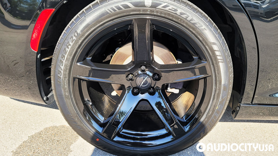 2020 Chrysler 300S RWD on 20" OEM Replica Wheels FR 77 - Dodge Hellcat ...