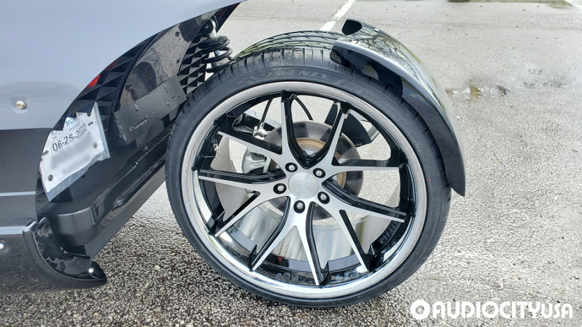2022 Vanderhall Venice on 20" Ferrada Wheels FR2 Black Machined with ...