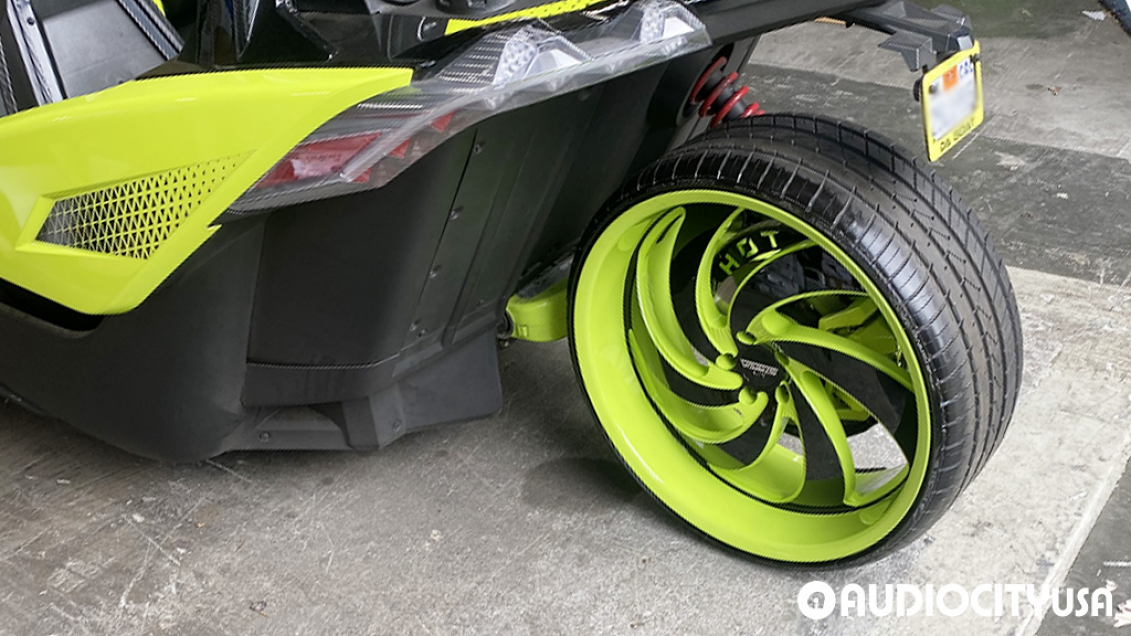 2021 Polaris Slingshot on 24" Strada Wheels Retro 6 Custom Lime Green ...