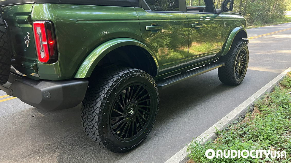 2022 Ford Bronco on 22" Lexani Wheels Wraith-XL Gloss black | Gallery ...