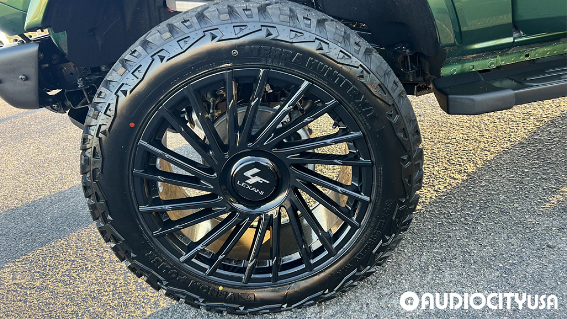 2022 Ford Bronco on 22" Lexani Wheels Wraith-XL Gloss black | Gallery ...