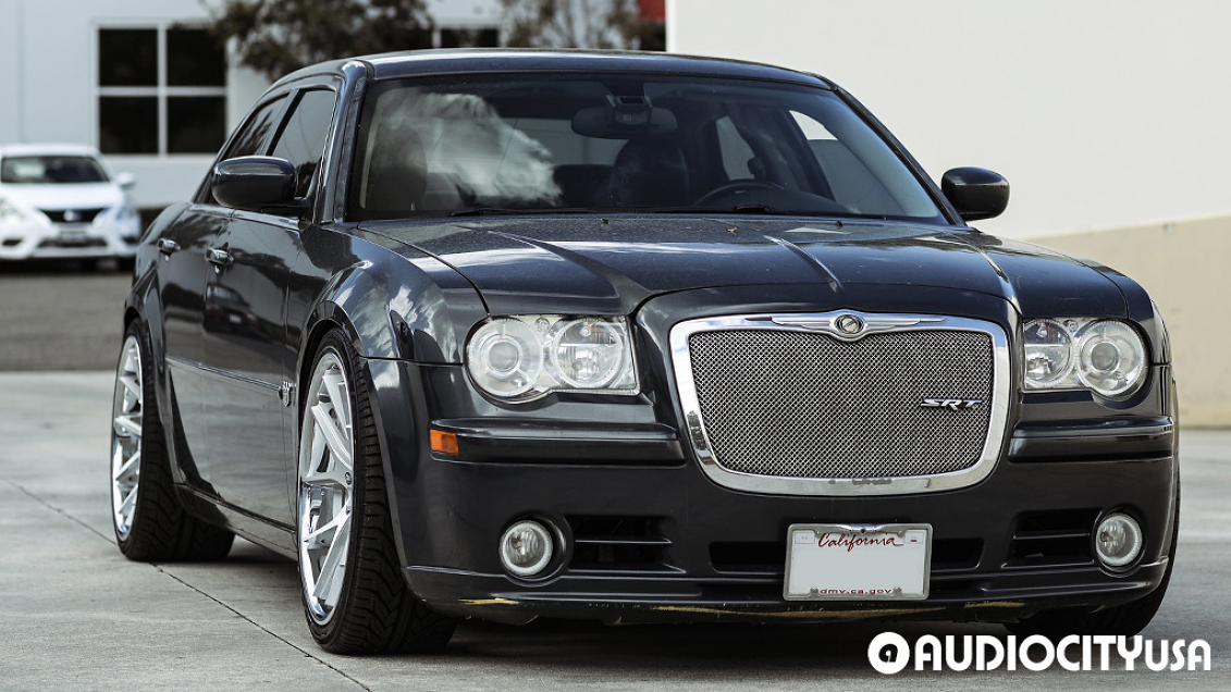 2007 Chrysler 300C SRT-8 on 22" Ferrada Wheels FR2 Silver Machined with ...