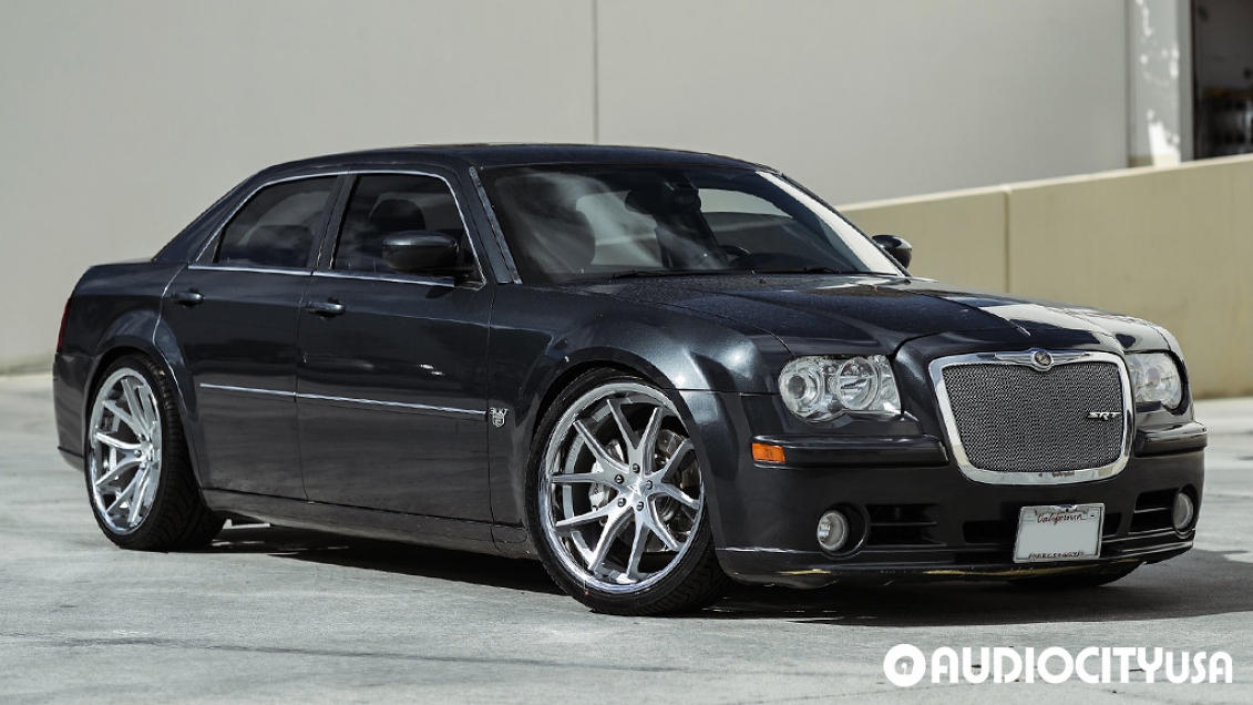 2007 Chrysler 300C SRT-8 on 22" Ferrada Wheels FR2 Silver Machined with ...