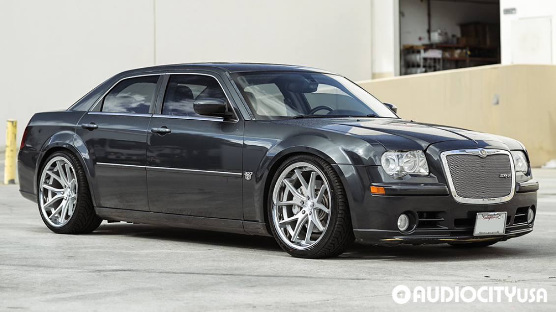 2007 Chrysler 300C SRT-8 on 22" Ferrada Wheels FR2 Silver Machined with ...