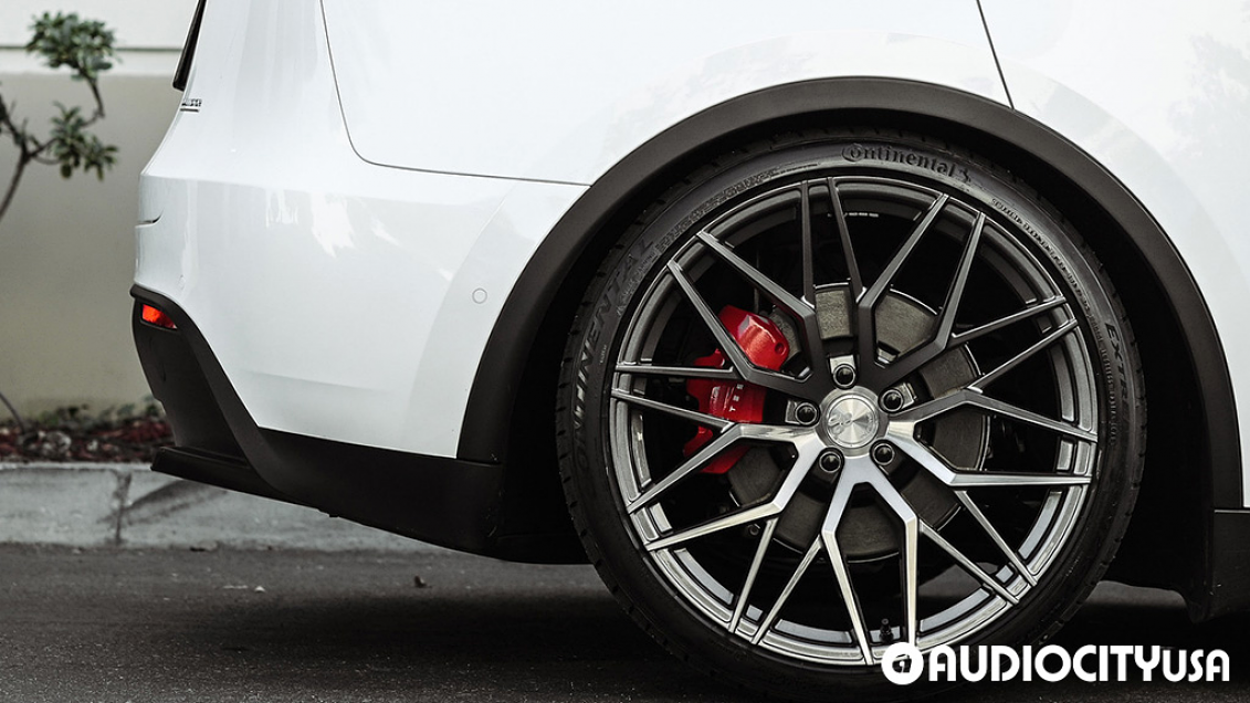 2022 Tesla Model Y on 22" Avant Garde Wheels M520R Dark Graphite ...