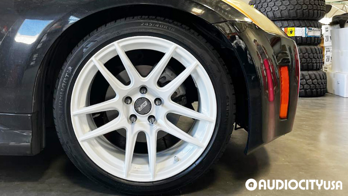 2005 Nissan 350Z on 18" ESR Wheels CS8 Gloss White | Gallery | AudioCityUSA