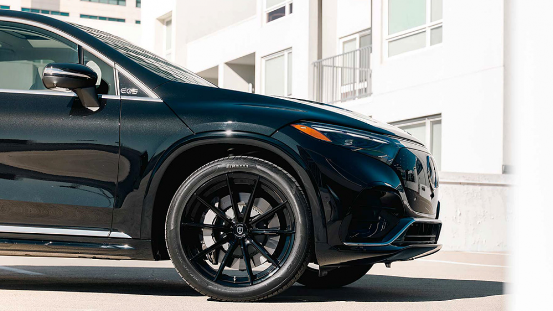 2023 Mercedes-EQ EQS on 22" Curva Wheels CFF46 Gloss Black | Gallery ...