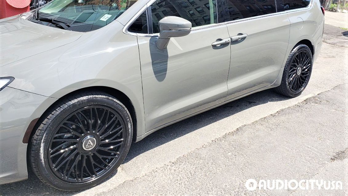 2022 Chrysler Pacifica on 22" AZAD Wheels AZ717 Gloss Black | Gallery ...