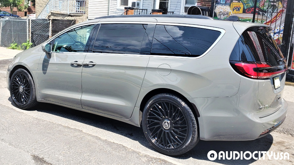 2022 Chrysler Pacifica on 22" AZAD Wheels AZ717 Gloss Black | Gallery ...