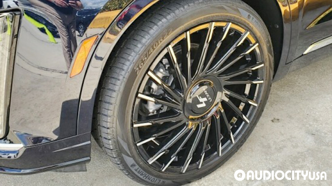 2021 Cadillac XT6 on 22" Lexani Wheels Wraith-XL Gloss Black Machined ...