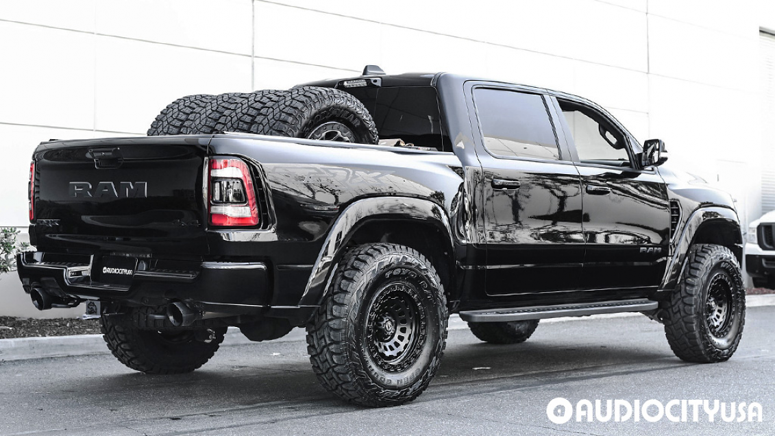 2022 RAM 1500 on 18" Fuel Off-Road Wheels D633 Zephyr Matte Black ...