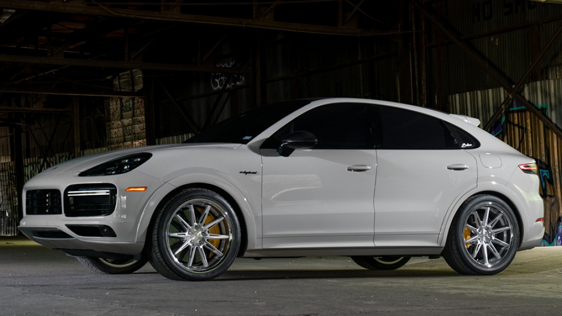 2023 Porsche Cayenne on 22" Ferrada Wheels CM2 Silver Machine with ...