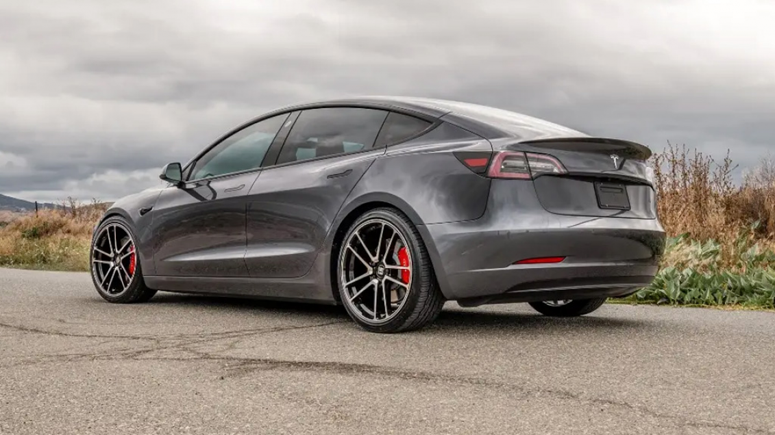 2022 Tesla Model 3 on 20" Touren Wheels TF97 3297 Black Machined ...