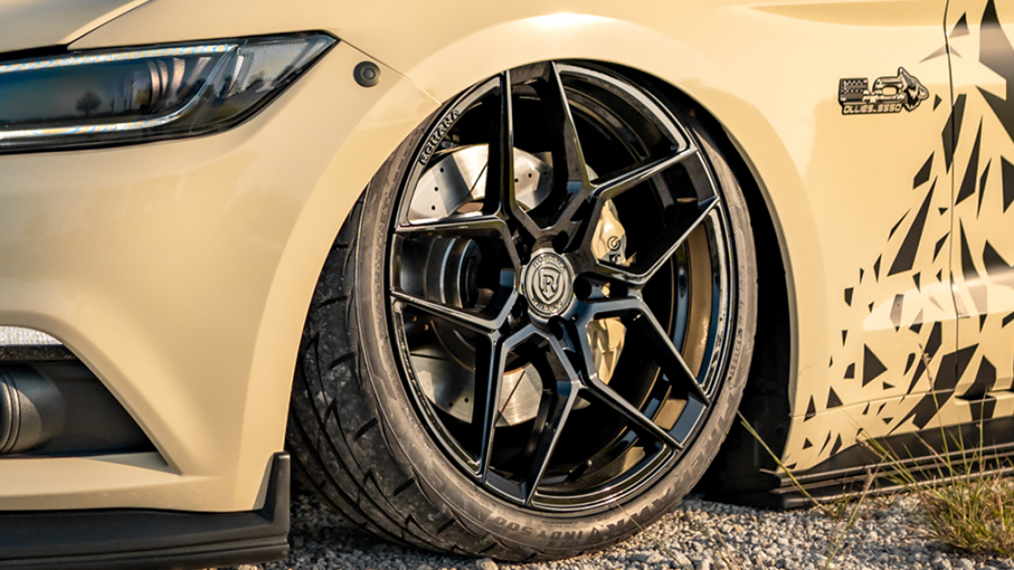 2020 Ford Mustang GT on 20" Rohana Wheels RFX11 Gloss Black | Gallery ...