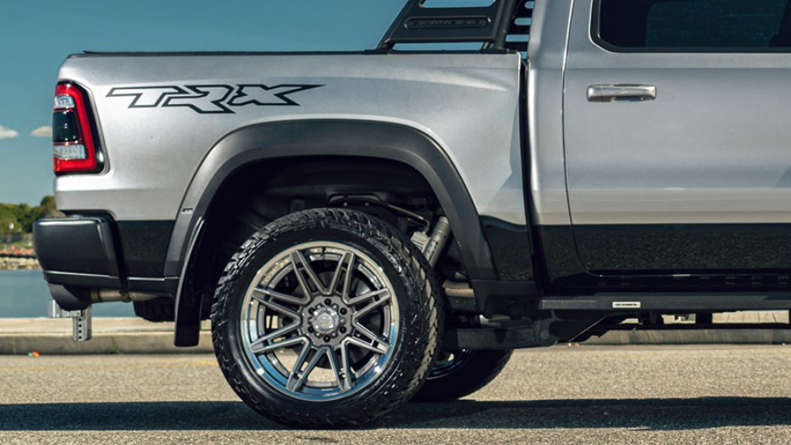 2022 Dodge RAM 1500 on 22" Fuel Wheels FC401BT Brawl Gloss Black with Brushed Dark Tinted Clear ...