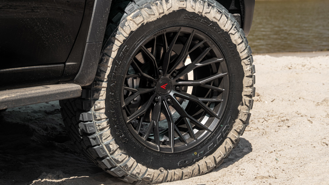 2024 Chevrolet Silverado 1500 on 20" Ferrada Wheels FTR9 Noir Black ...