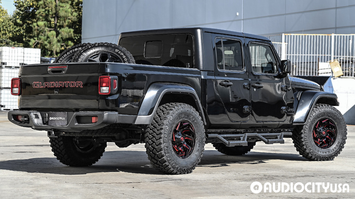 2023 Jeep Gladiator on 17" Fuel Off-Road Wheels D755 Reaction Gloss ...