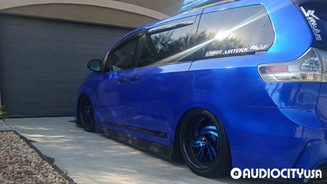 2016 Toyota Sienna on 20" Elegance Wheels Spinner Gloss Black with Candy Blue Face | Gallery ...