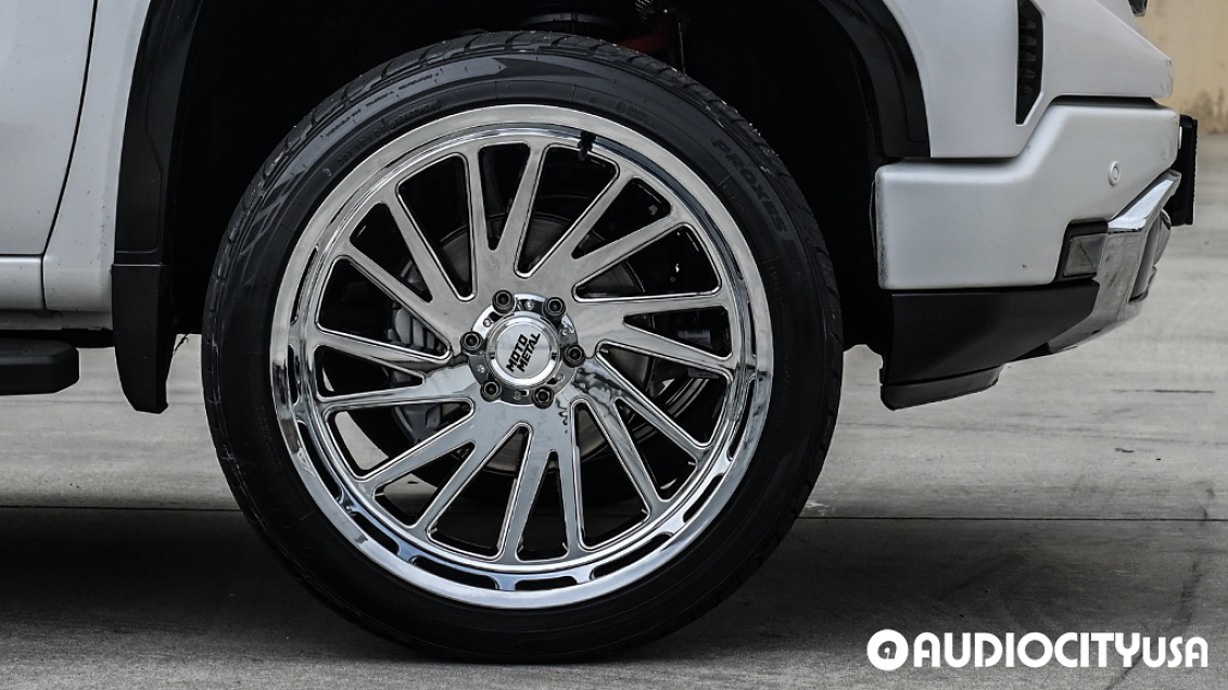 2023 GMC Sierra 1500 on 24" Moto Metal Wheels MO811 Combat Chrome ...