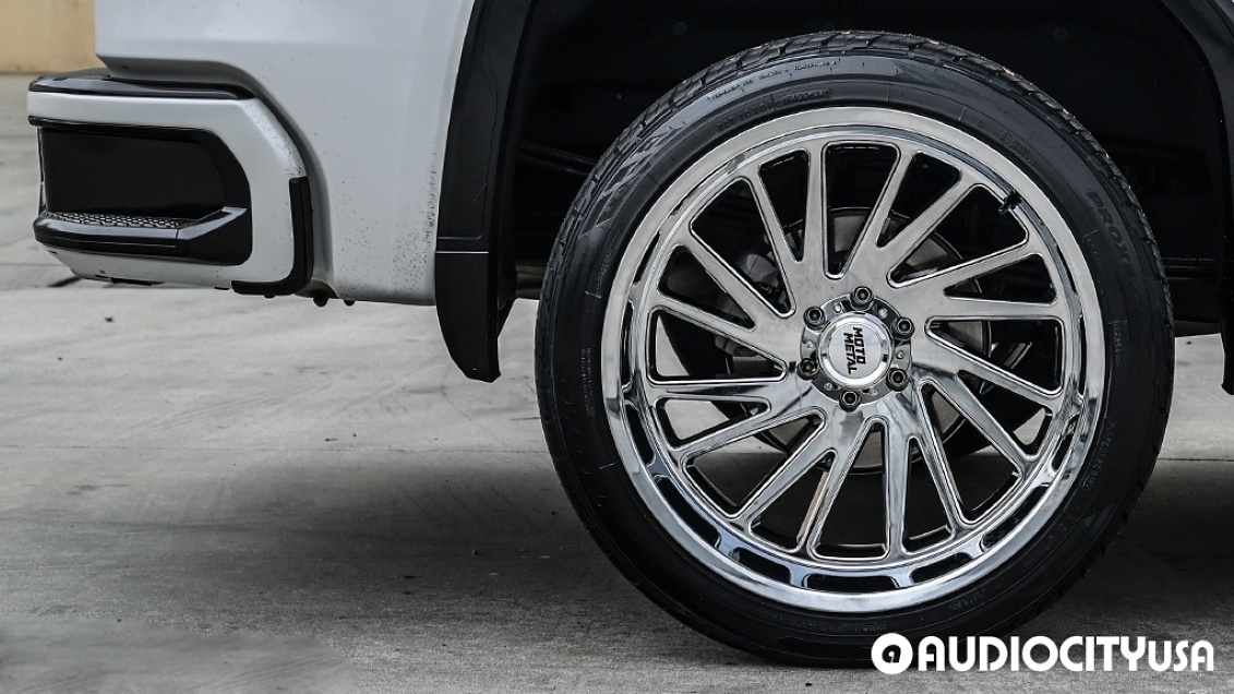 2023 GMC Sierra 1500 on 24" Moto Metal Wheels MO811 Combat Chrome ...