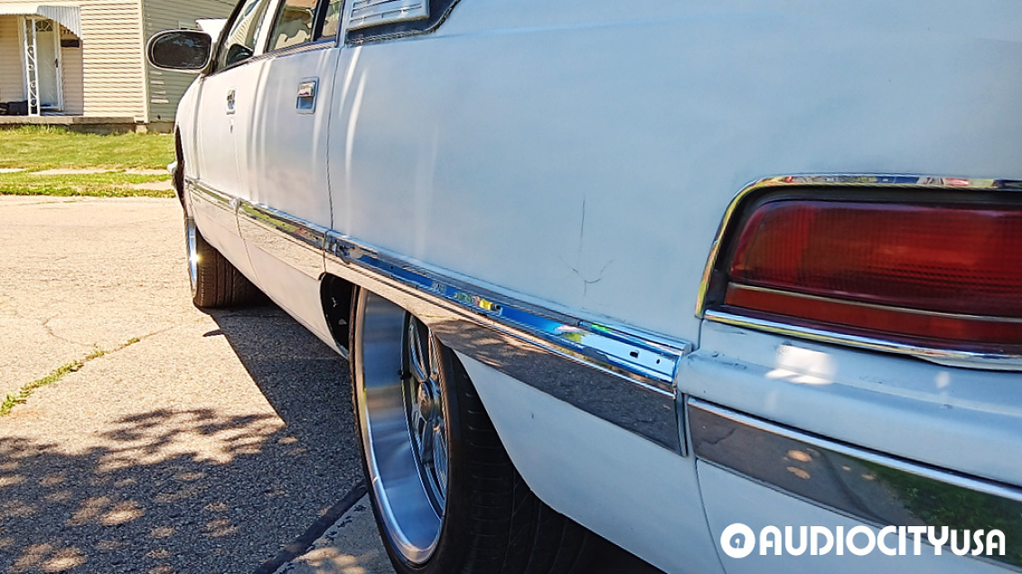 1995 Buick Roadmaster Ridler 608 20 inch Wheels | Gallery | AudioCityUSA