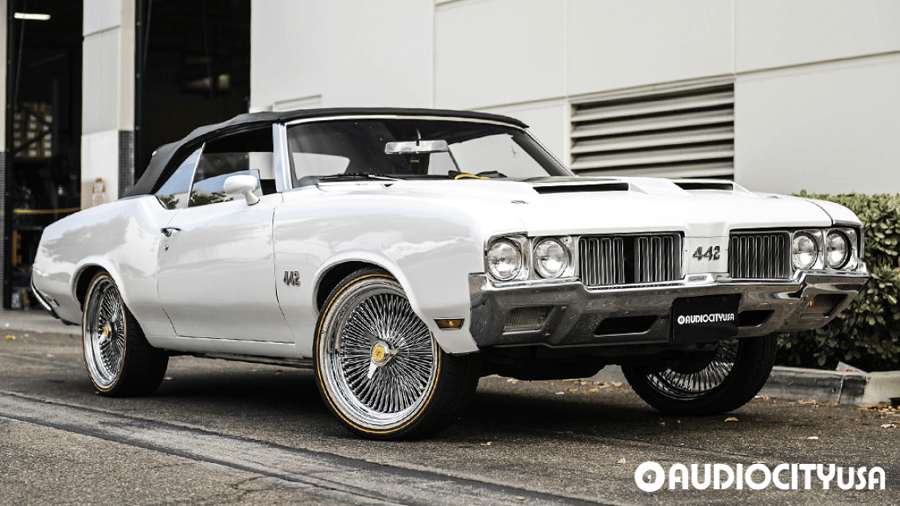1970 Oldsmobile Cutlass on 20" LA Wire Wheels Standard 150 Spoke ...