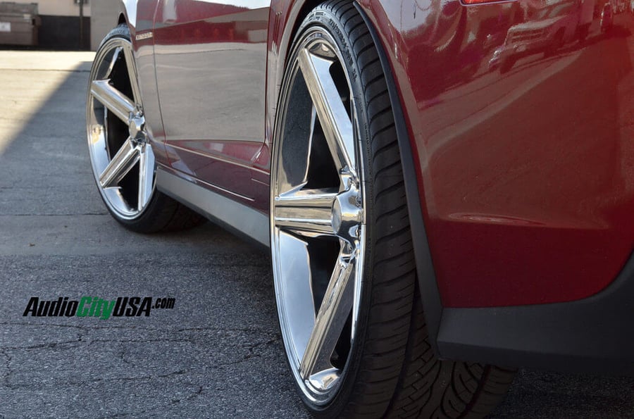 2014 Chevy Camaro ZL1 on 24" Iroc Chrome wheels | BLG082516