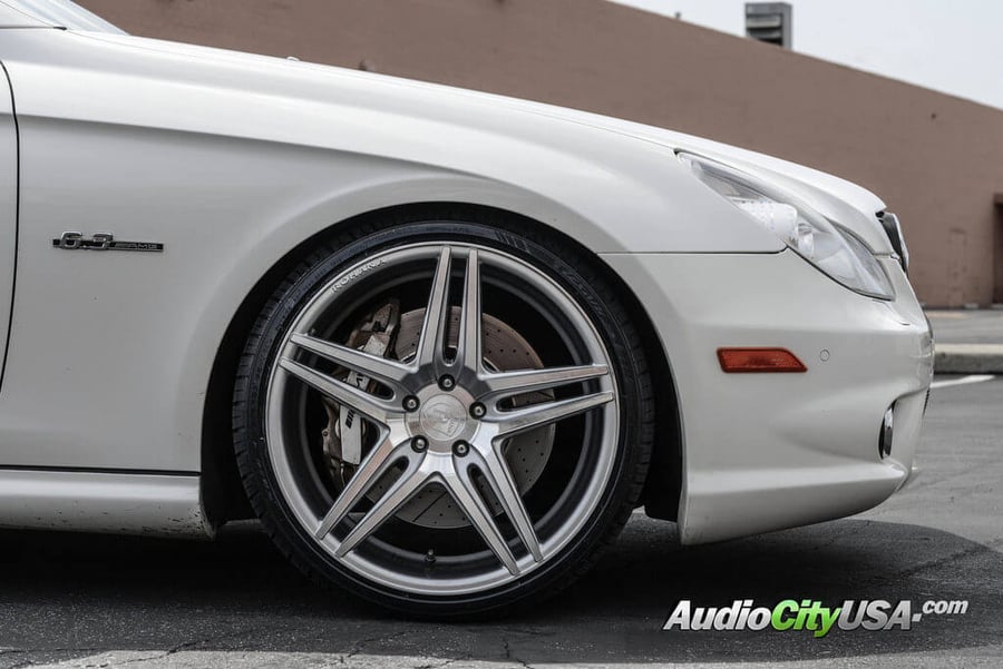 Mercedes Benz CLS 63 AMG | 20" Rohana Wheels RC 8 Silver Deep Concave ...
