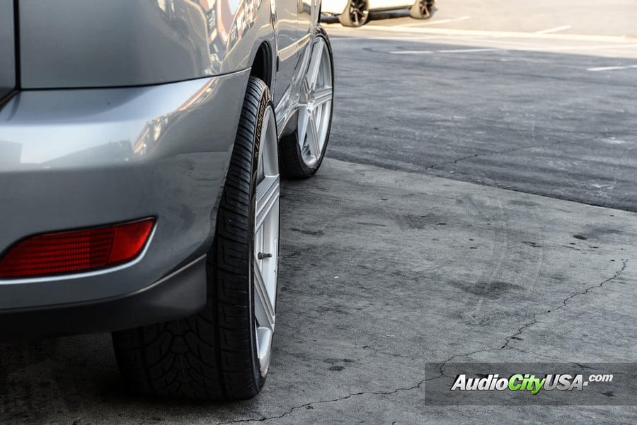 22″ Giovanna Wheels Dublin 6 Silver Machine for 2010 Lexus RX-350