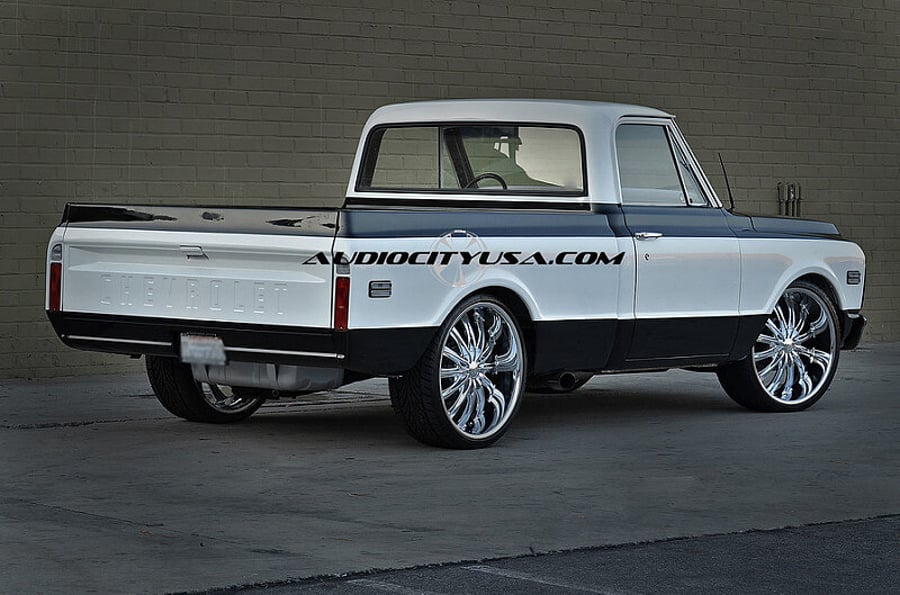 24″ Borghini Wheels B15 On 1971 Chevy Truck 1500 | Audio City