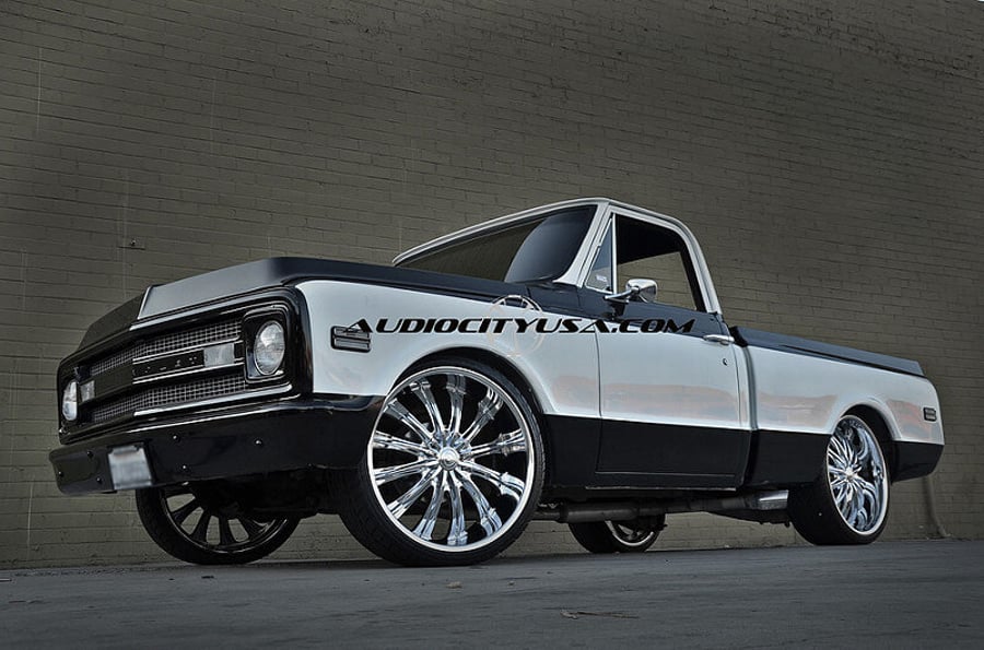 24″ Borghini B15 On Lowered 1971 For Chevy Truck 1500