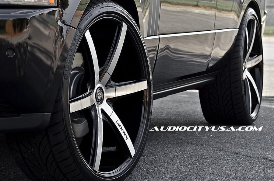 24" Lexani R Six black machine on Range Rover HSE | BLG082816
