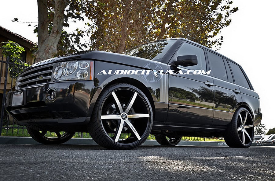 24" Lexani R Six black machine on Range Rover HSE | BLG082816