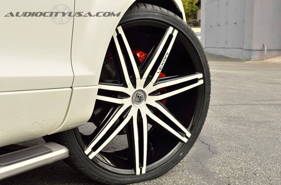 24" Lexani Johnson on Audi Q 7