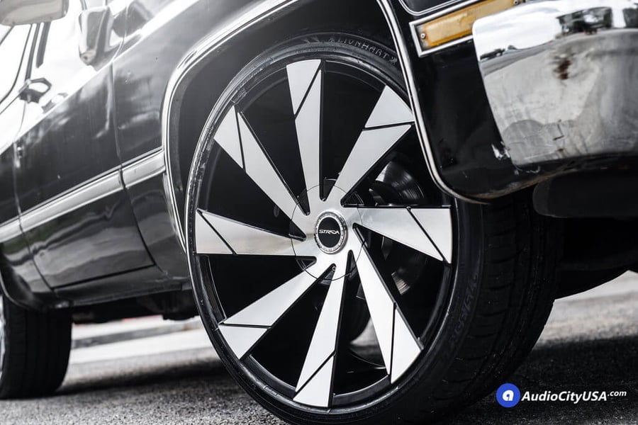 24″ Strada Wheels Moto Black Machined Rims for 1982 Chevy K5 Blazer