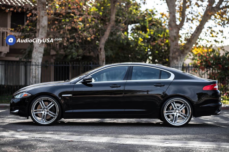 22″ XIX Wheels X15 Silver Machined with Chrome Lip Rims