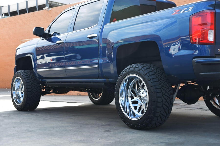 22″ Fuel Wheels D609 Triton Chrome Off-Road Rims for 2018 Chevrolet ...