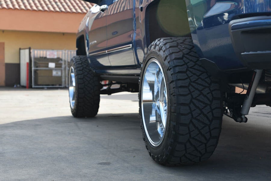 22″ Fuel Wheels D609 Triton Chrome Off-Road Rims for 2018 Chevrolet ...