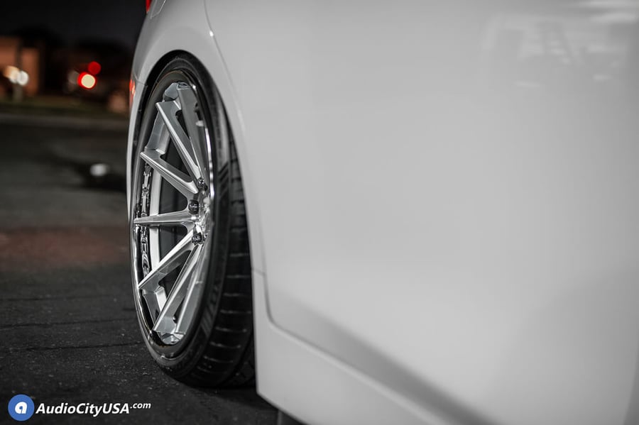 19″ Staggered Ferrada Wheels FR4 Silver Machined With Chrome Lip Rims