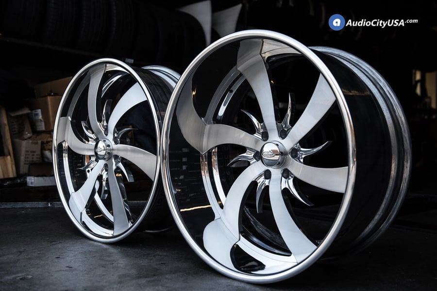 26″ Intro Wheels Brush Silver Face With Polish Windows And Lip