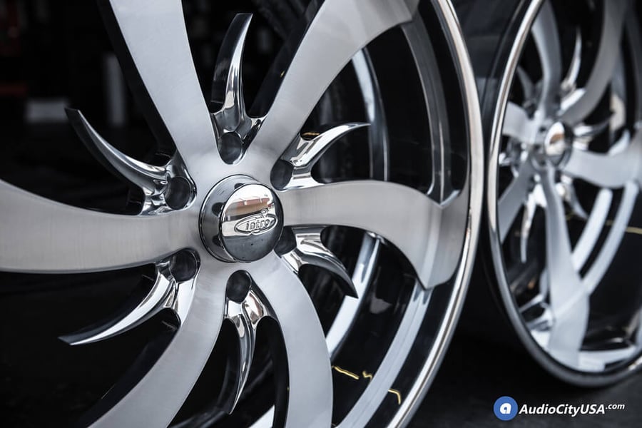 26″ Intro Wheels Brush Silver Face With Polish Windows And Lip