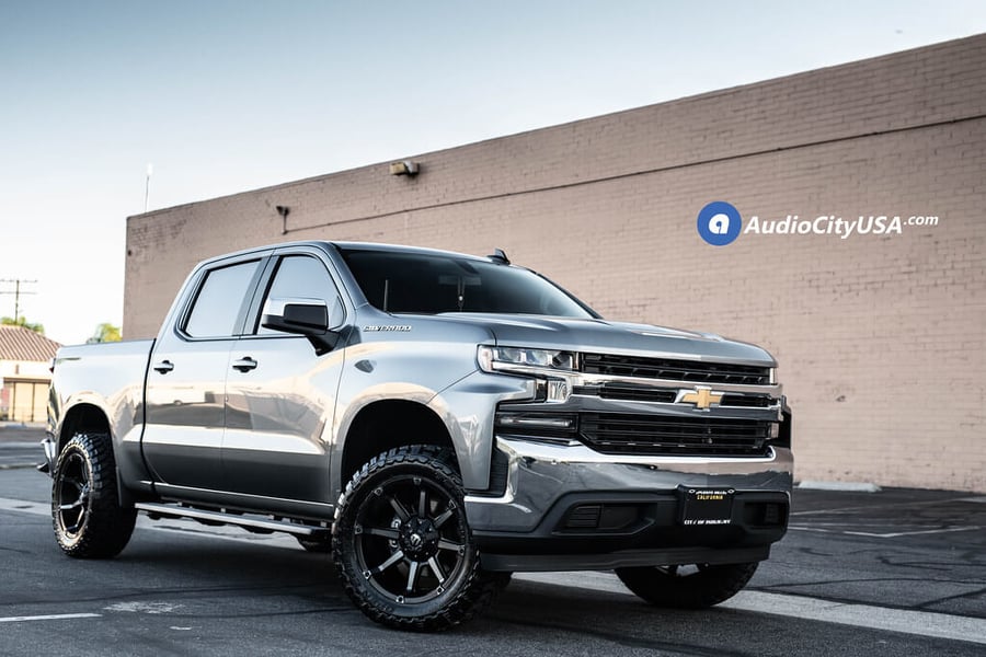 20” Fuel Wheels D556 Coupler Black Machined for 2019 Chevy Silverado 1500